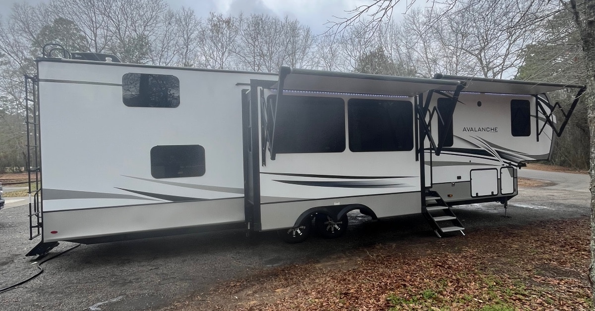 Our RVs - Cozy Turtle RV Rentals
